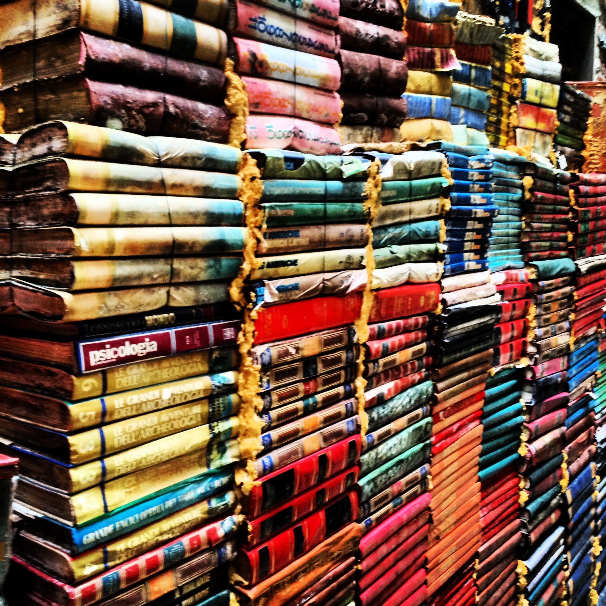 Discover the Most Beautiful Bookstore in Venice: Libreria Acqua Alta ...